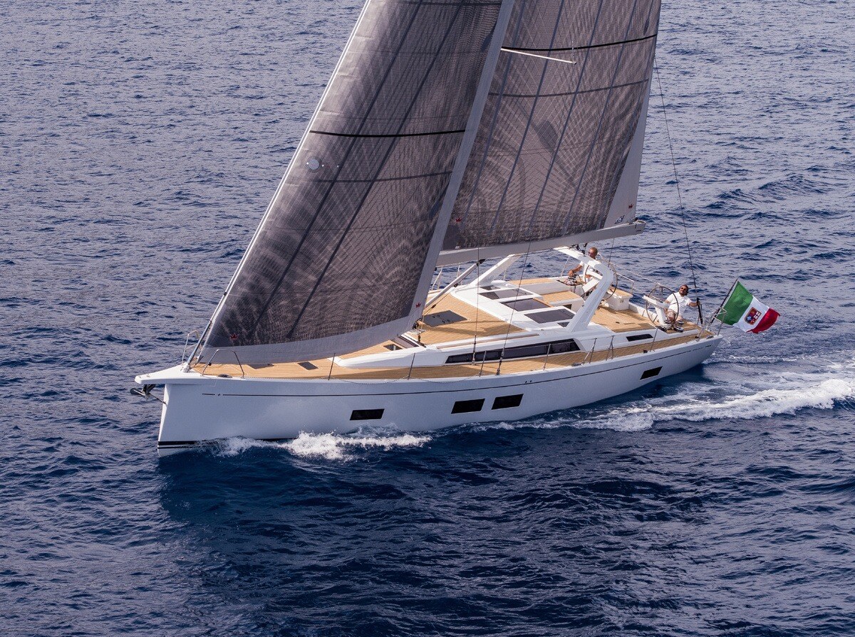 Specializing in Luxury Sail and Motor Yachts | David Walters Yachts
